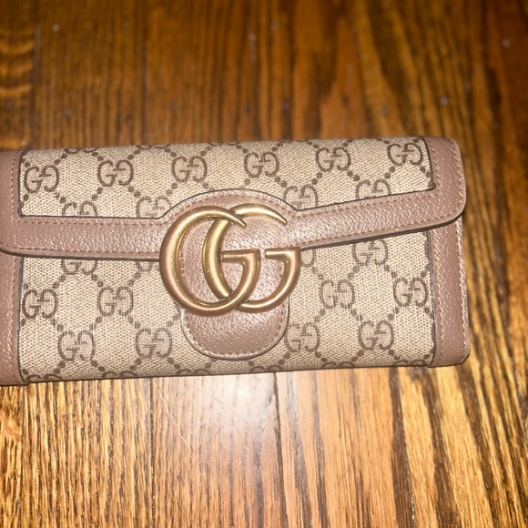 Gucci | Bags | Gucci Snap Button Trim Wallet | Poshmark